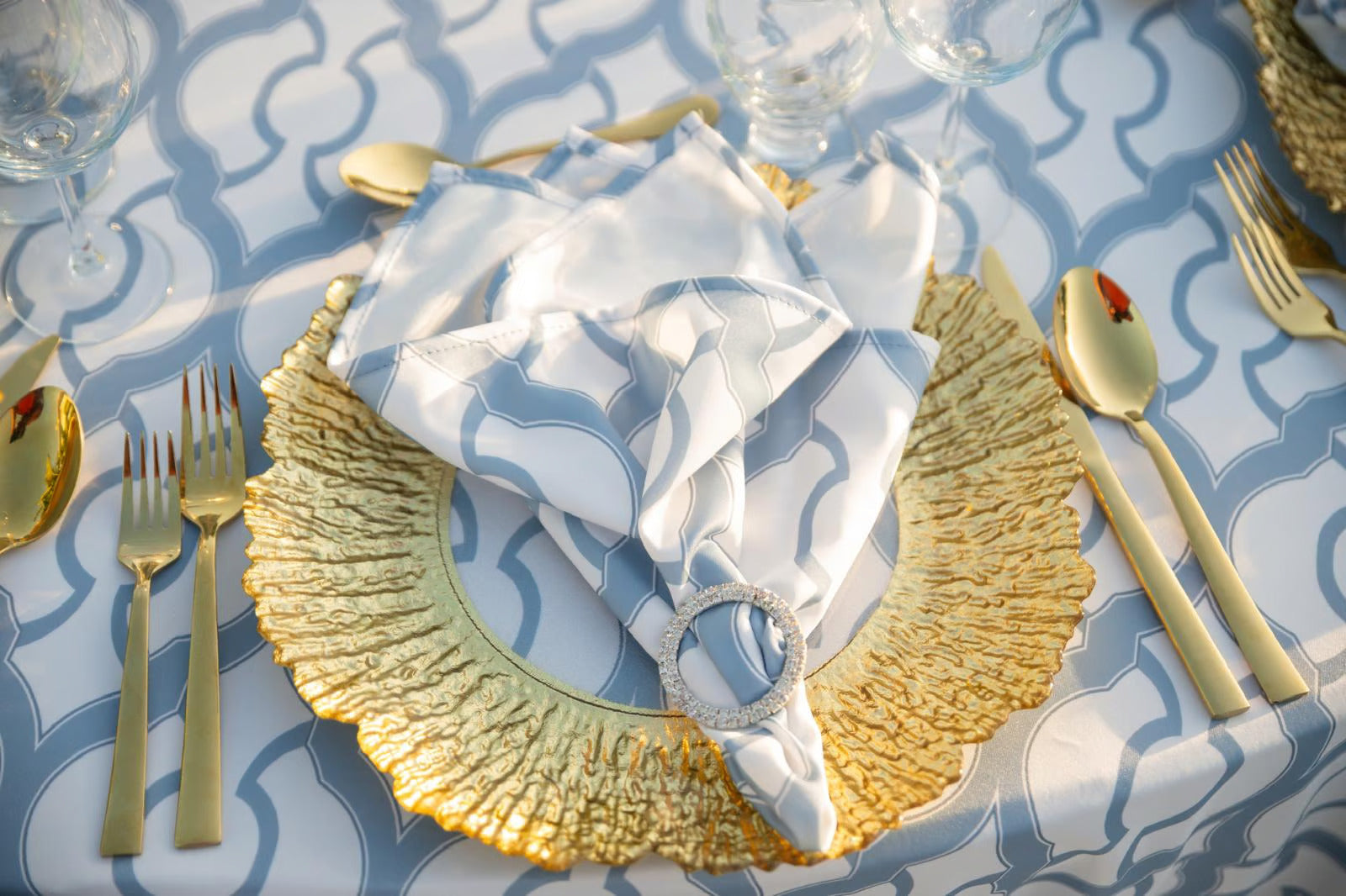 What Makes Scuba (Wrinkle-Free) Table Linens So Special? – Wedding ...